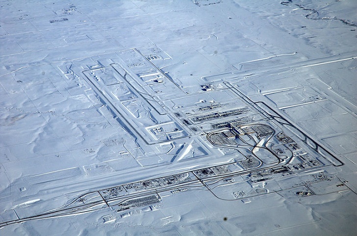 84 flight cancellations and delays at Denver Airport due to storm
